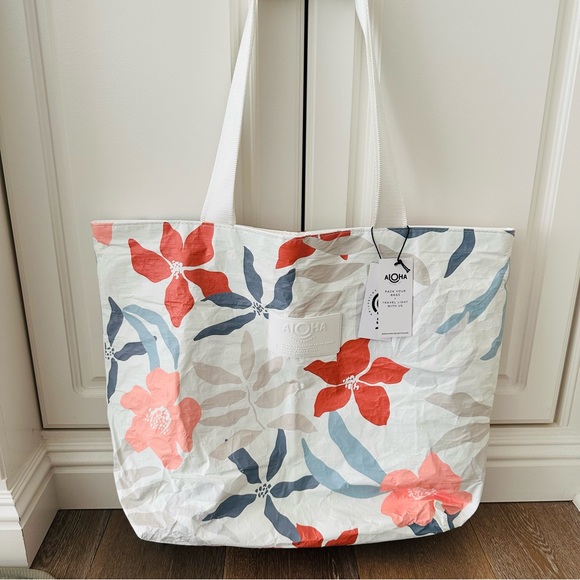 ALOHA Collection | Bags | Aloha Collection Flora Day Tripper Arvo ...